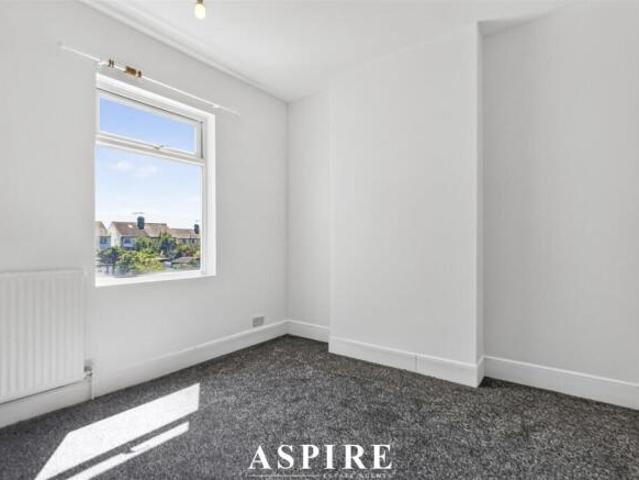3 bedroom house for rent in Cromwell Road, Southend On Sea, SS2