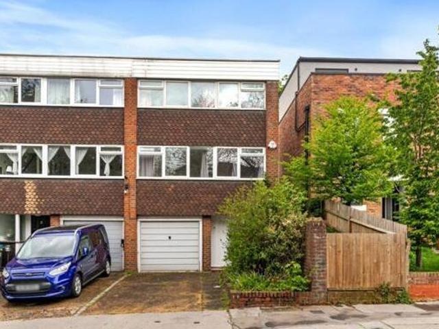 3 Bedroom House For Rent In Croydon