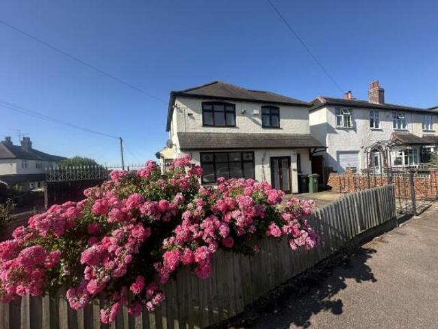 3 bedroom house for rent in Curzon Avenue, Birstall, Leicester, LE4