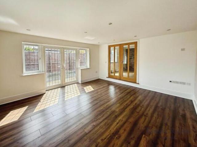 3 bedroom house for rent in Abbotsmeads, Parkgate Road, Chester, Cheshire, CH1