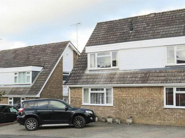 3 bedroom house for rent in Alder Close Crawley Down CRAWLEY RH10