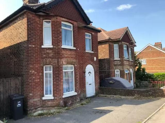 3 bedroom house for rent in Alder Road, Poole, BH12