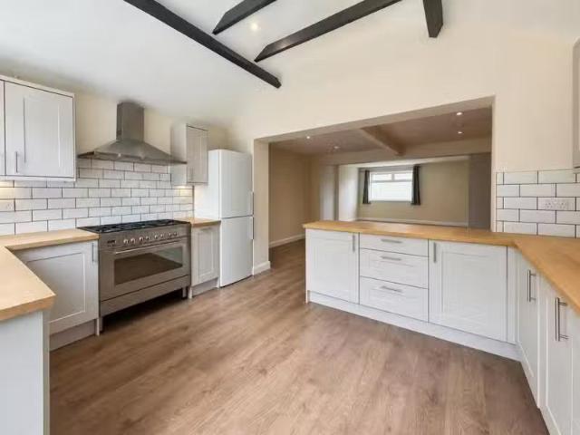 3 bedroom house for rent in Arden Road, CB4