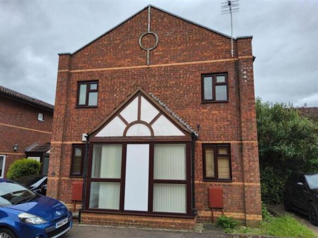 3 bedroom house for rent in Armstrong Close, Crownhill, Milton Keynes, MK8 0AU, MK8