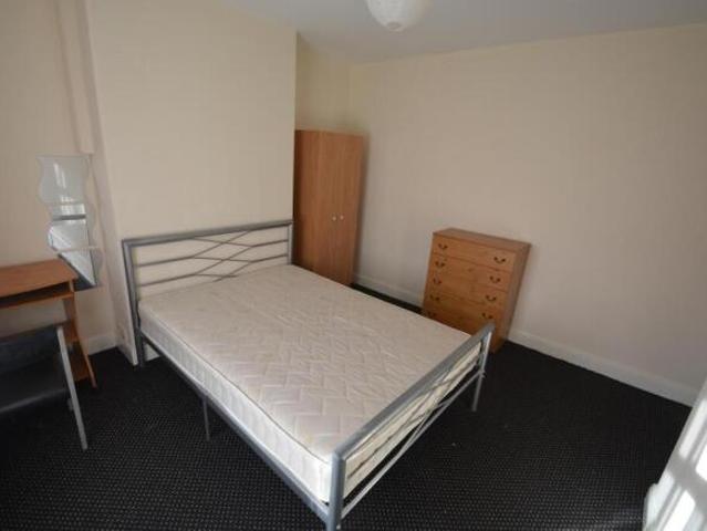 3 bedroom house for rent in Ash Gardens, Leeds, LS6