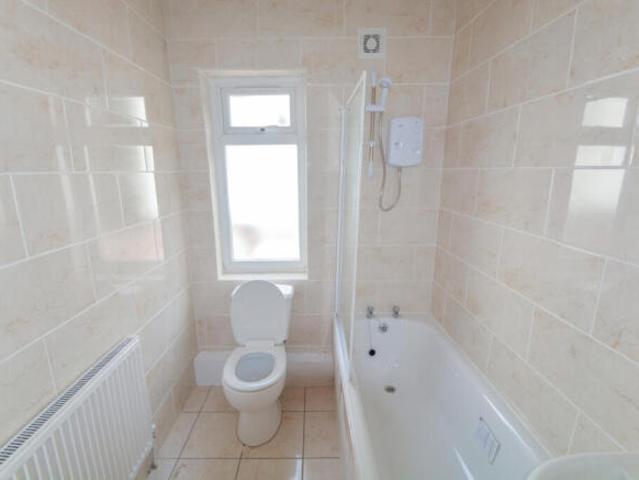 3 bedroom house for rent in Ash Road, Leeds, LS6