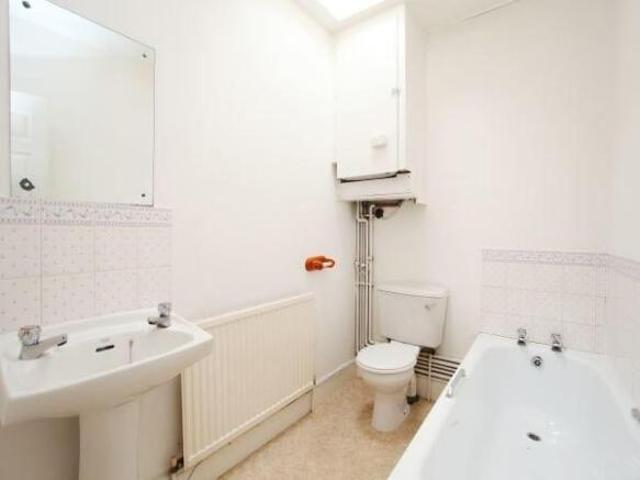 3 bedroom house for rent in Ashchurch Grove, Shepherd's Bush, London, W12
