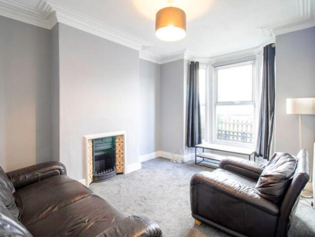 3 bedroom house for rent in Ashville Road, Leeds, LS6