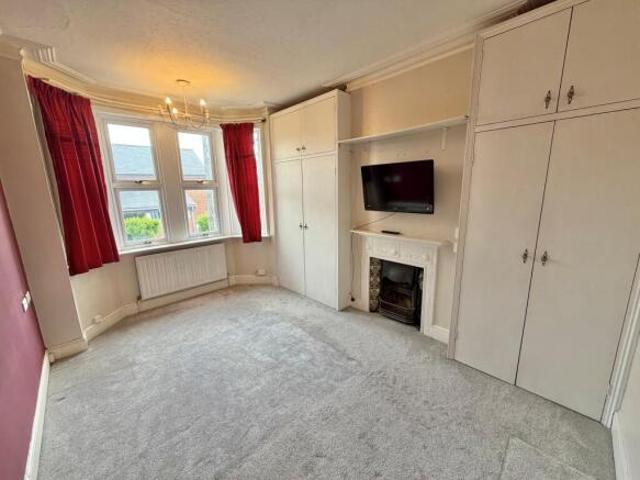 3 bedroom house for rent in Bournemouth Park Road, SS2