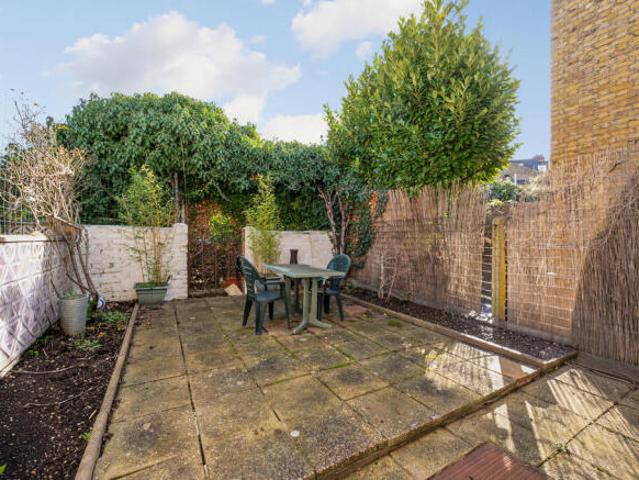3 bedroom house for rent in Balvernie Grove, SW18