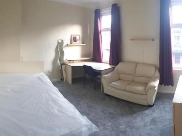 3 bedroom house for rent in Banff Road, Manchester, M14