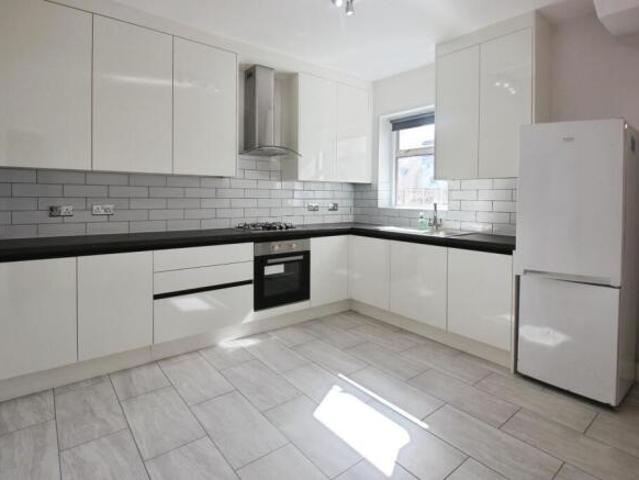 3 bedroom house for rent in Bannockburn Road, London, SE18