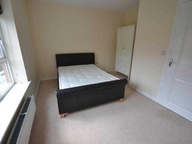 3 bedroom house for rent in Barradale Court, Stoneygate, Leicester, LE2