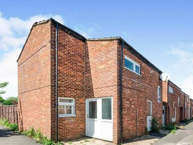 3 Bedroom House For Rent In Basingstoke, Hampshire
