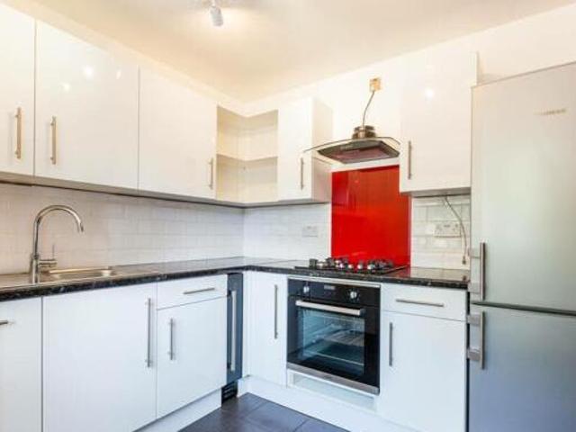 3 Bedroom House For Rent In Bethnal Green, London