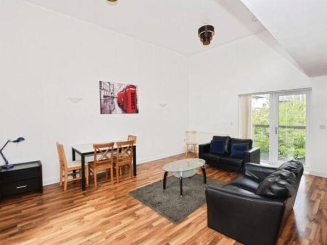 3 bedroom house for rent in Betsham Street, Hulme, M15