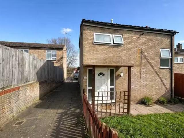 3 bedroom house for rent in Beaconsfield Court, Haverhill, Suf.