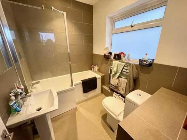 3 bedroom house for rent in Bear Road, Brighton, BN2