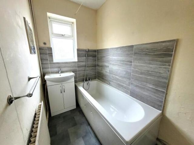 3 bedroom house for rent in Bersesford Road, SL2