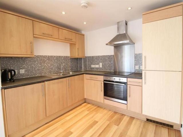 3 bedroom house for rent in Birkhouse Lane, Paddock, HD4
