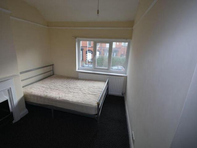 3 bedroom house for rent in Brudenell Road, Leeds, LS6