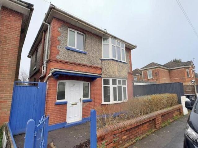 3 bedroom house for rent in Brassey Road, Winton, BH9