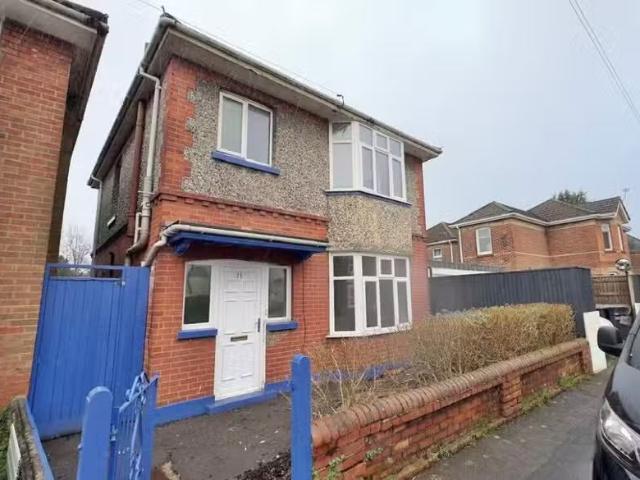 3 bedroom house for rent in Brassey Road, Winton, BH9
