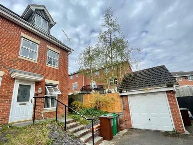 3 bedroom house for rent in Bratton Drive Nottingham NG5