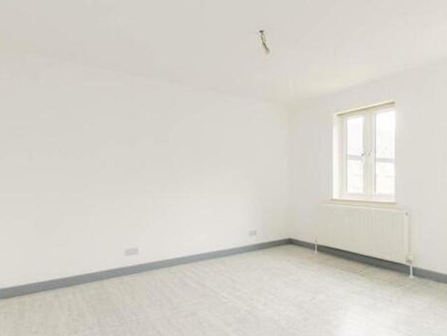 3 Bedroom House For Rent In Brixton, London
