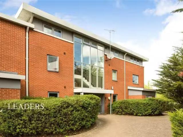 3 bedroom house for rent in Broad Street, Great Cambourne, Cam.