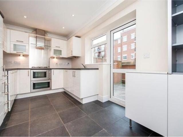 3 bedroom house for rent in Brookbank Close, Cheltenham, GL50