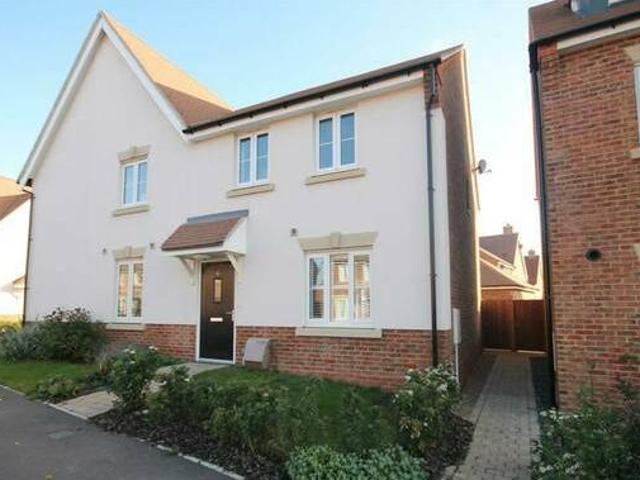 3 bedroom house for rent in Buck Way Broadbridge Heath Horsham RH12