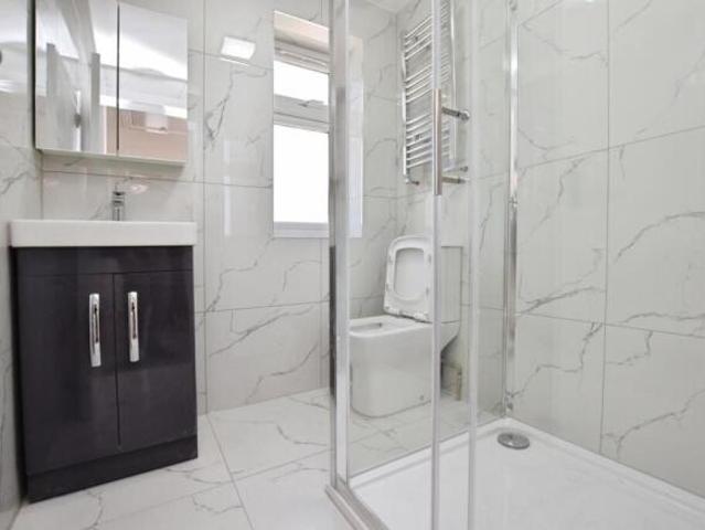 3 bedroom house for rent in Burchett Way, Romford, RM6