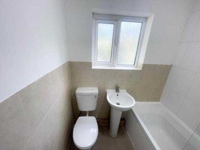 3 bedroom house for rent in Burley Wood Crescent, Burley, Leeds, LS4
