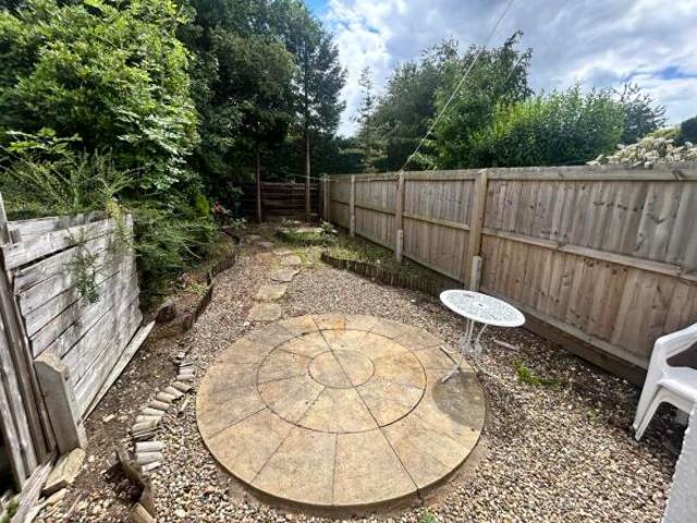 3 bedroom house for rent in Burton Close, Oadby, LEICESTER, LE2