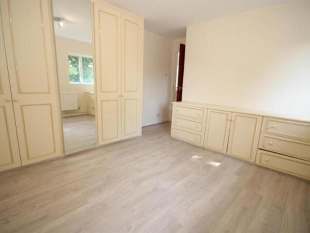 3 bedroom house for rent in Bushy Hill Drive, Guildford, GU1