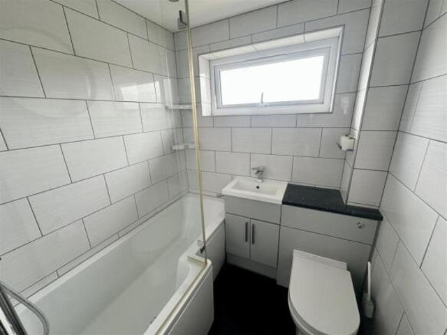 3 bedroom house for rent in Gainsborough Crescent, Eastbourne, BN23