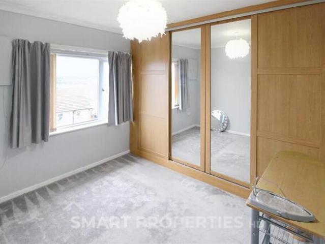 3 bedroom house for rent in Garsdale Road, Huddersfield, HD4