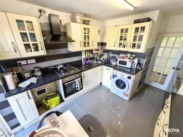 3 bedroom house for rent in Garretts Mead, Luton, LU2