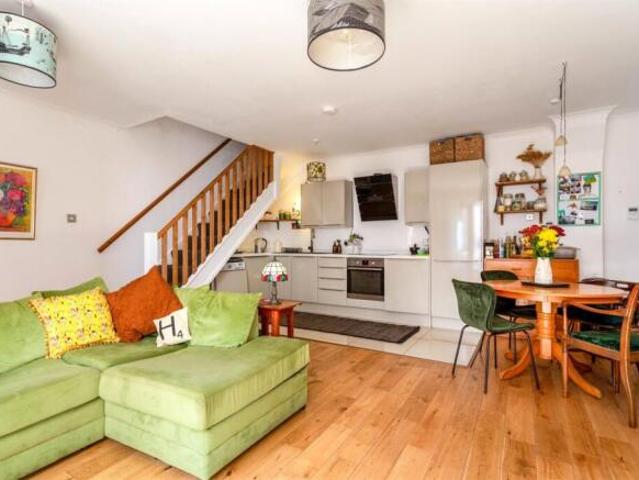 3 bedroom house for rent in Gloucester Mews, Gloucester Road, Brighton, BN1