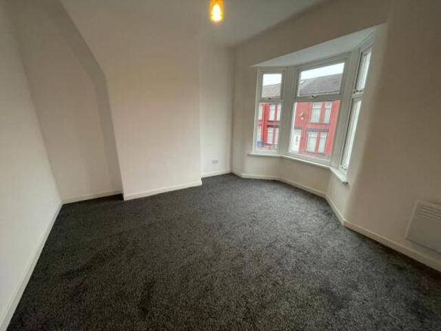 3 bedroom house for rent in Gloucester Road, L6
