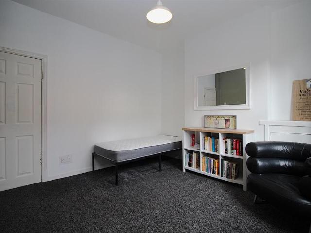 3 bedroom house for rent in Grasmere Street, Near DMU & LRI, Leicester, LE2