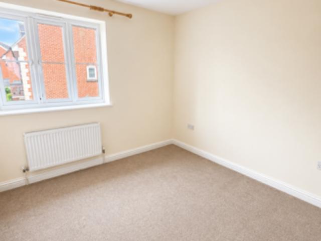 3 bedroom house for rent in Green Road, Swindon, SN2