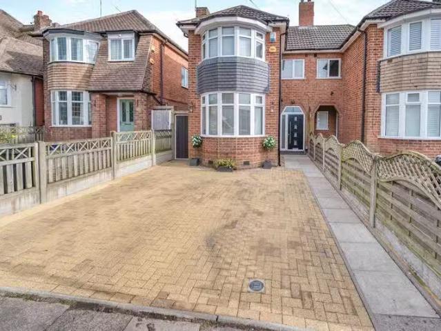 3 bedroom house for rent in Doversley Road, Birmingham, B14