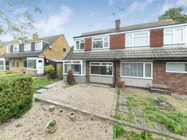 3 bedroom house for rent in Downs Road, Istead Rise, Gravesend.