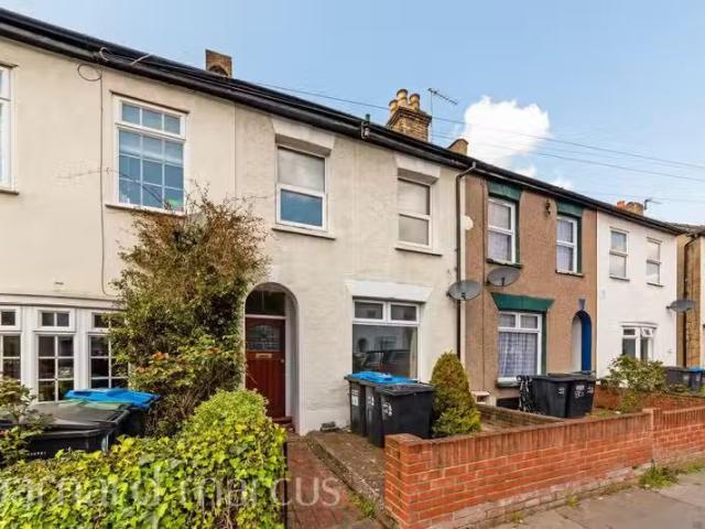 3 bedroom house for rent in Davidson Road, Croydon, CR0