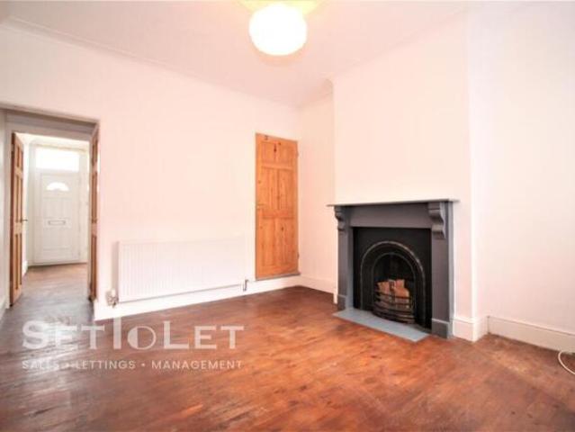 3 bedroom house for rent in Danvers Road, Leicester, LE3