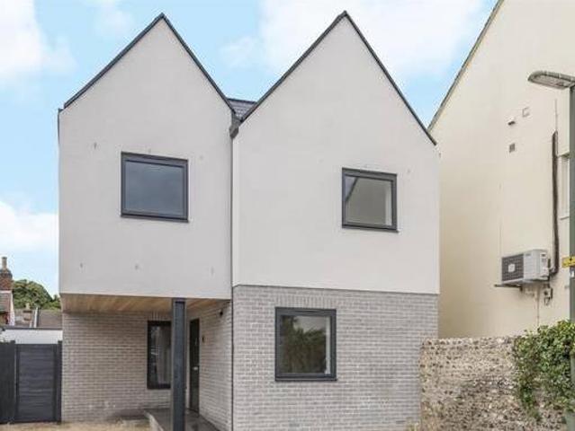 3 bedroom house for rent in Dapdune Road Guildford GU1