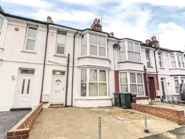 3 bedroom house for rent in Darnley Road, Gravesend, DA11