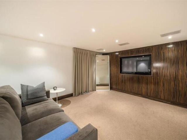 3 bedroom house for rent in Devonshire Close, Marylebone, W1G